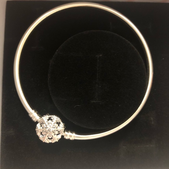 Pandora | Jewelry | Pandora Snowflake Clasp Bangle Bracelet | Poshmark